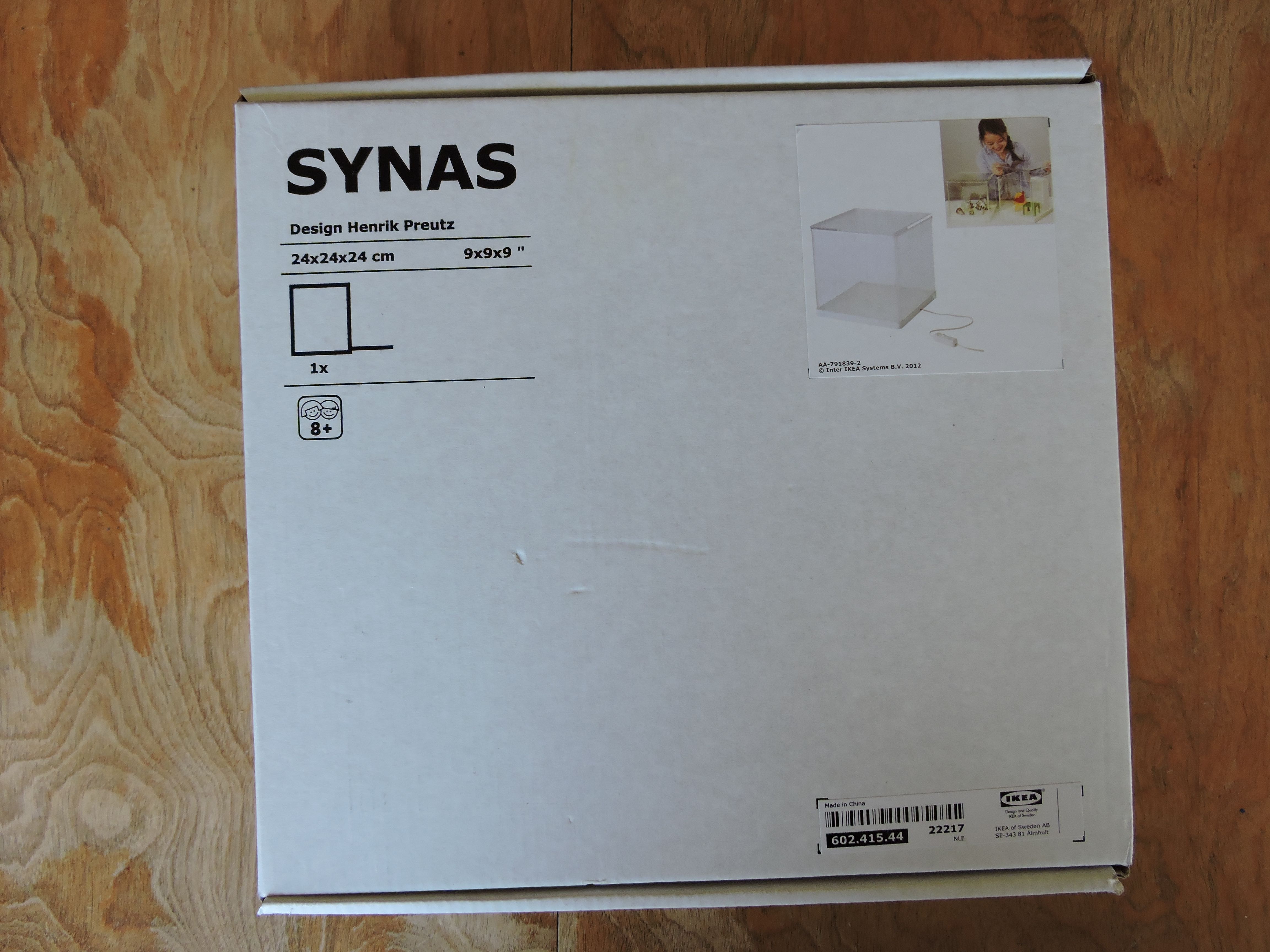 Synas LED Light Box | Little Brick Root