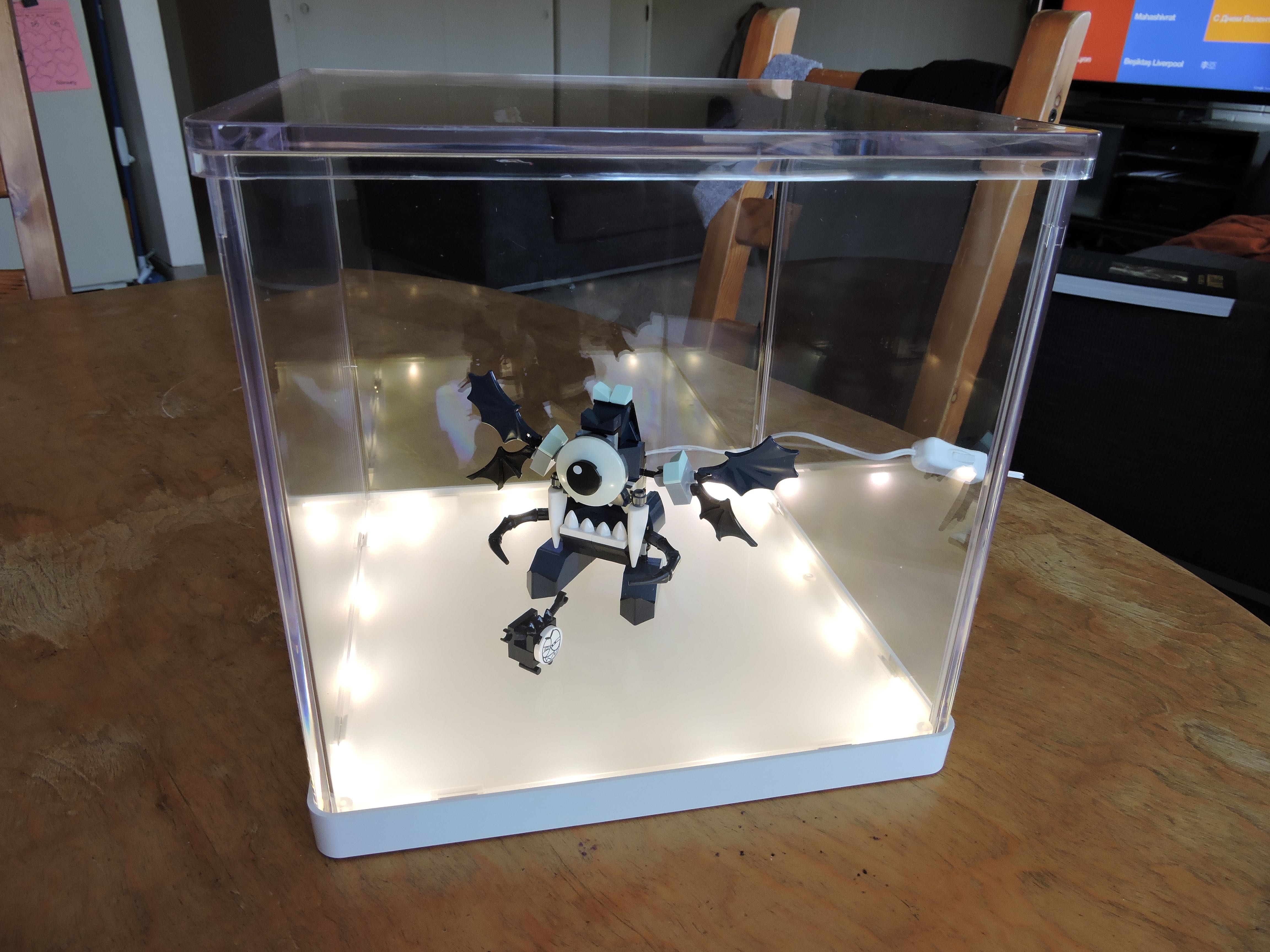 Synas LED Light Box | Little Brick Root