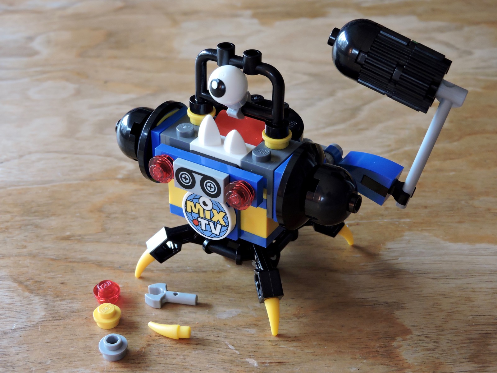 Newzers (Mixels series 9) | Little Brick Root